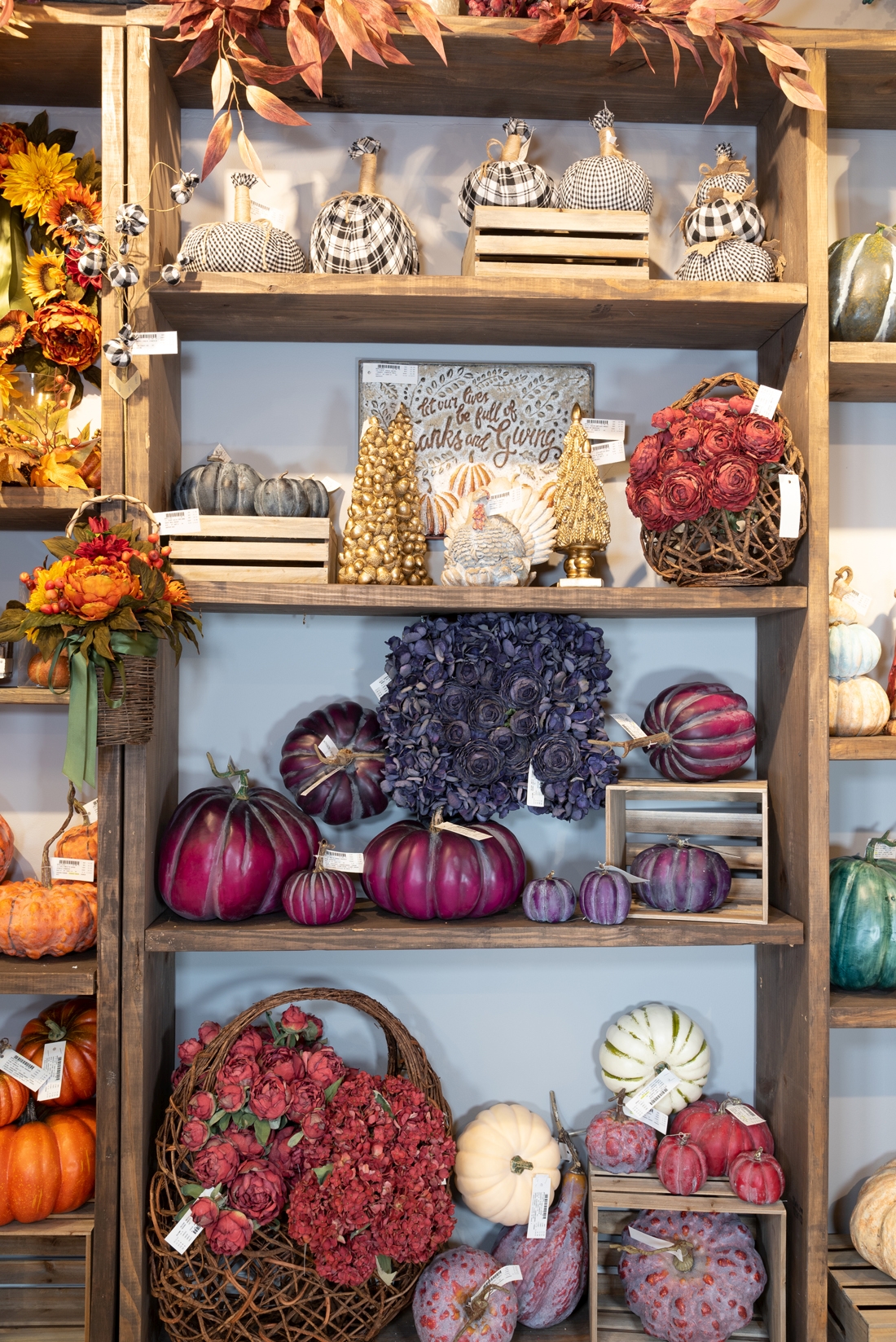 Christmas Showroom Theme Fallin In Love